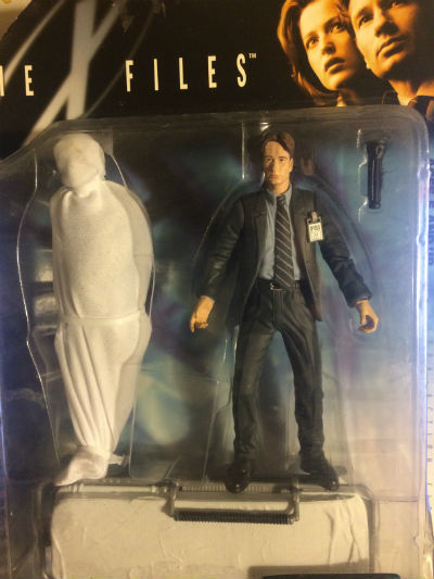 1998 Macfarlane X-Files Agent Fox Mulder Figure with corpse. NIB. 6 ...