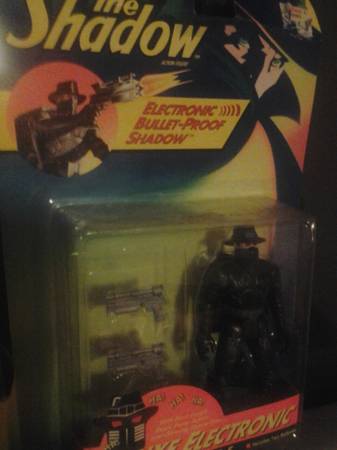 The Shadow Deluxe Bullet-Proof Electronic Figure